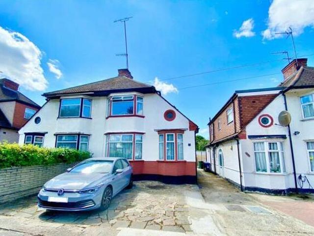 3 Bedroom Semi detached House For Sale In London