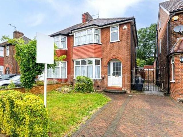 3 Bedroom Semi detached House For Sale In London