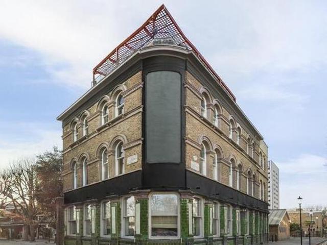 3 Bedroom Semi detached House For Sale In London