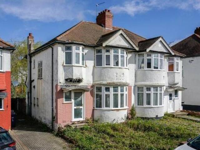 3 Bedroom Semi detached House For Sale In London