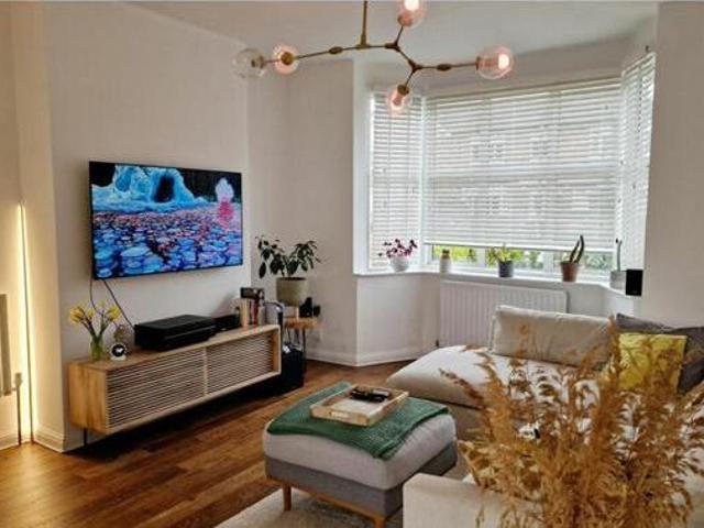 3 Bedroom Semi detached House For Sale In London