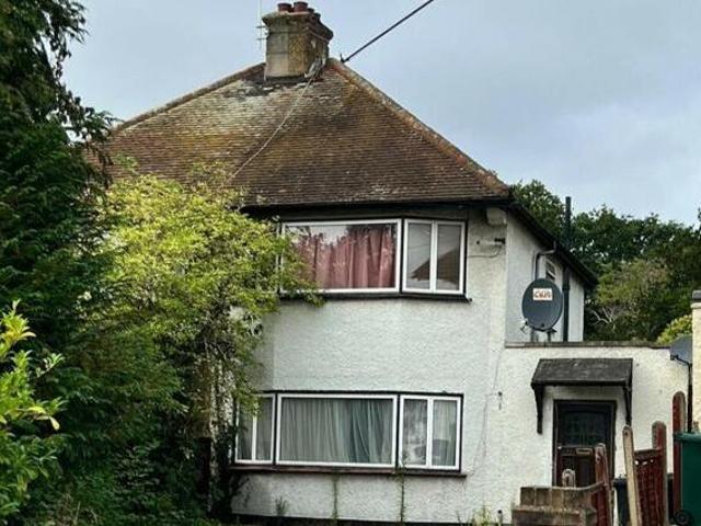 3 Bedroom Semi detached House For Sale In London