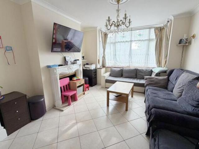 3 bedroom semi detached house for sale in London Road, Bedford, MK42