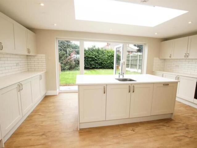 3 bedroom semi detached house for sale in Long Edge Lane, Doncaster, DN5