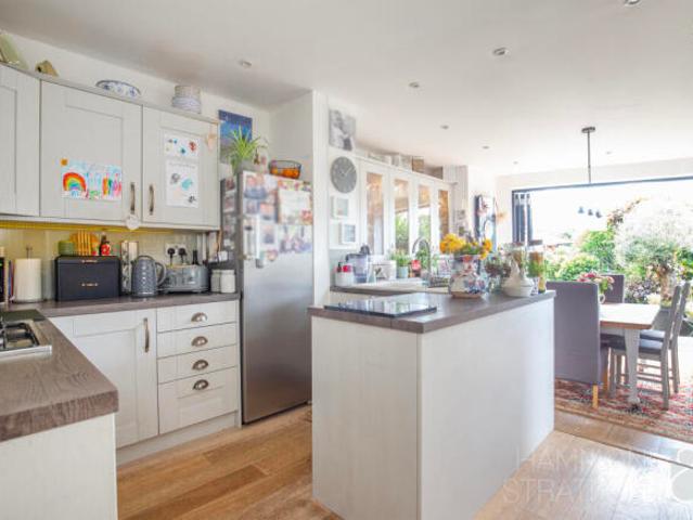 3 bedroom semi detached house for sale in Long John Hill, Norwich, NR1
