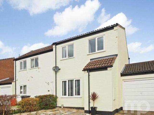 3 Bedroom Semi detached House For Sale In Long Stratton