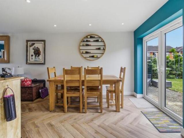 3 bedroom semi detached house for sale in Longfellow Road, Worcester, WR3