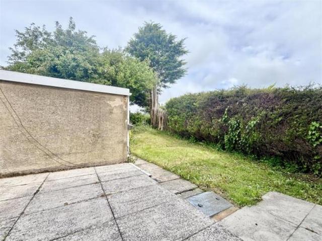 3 bedroom semi detached house for sale in Longlands Avenue, Denholme, Bradford, BD13