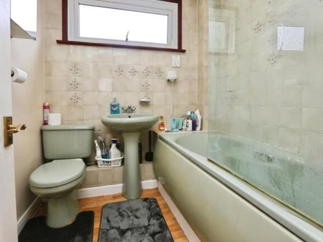 3 bedroom semi detached house for sale in Longleat Gardens, Southampton, Hampshire, SO16