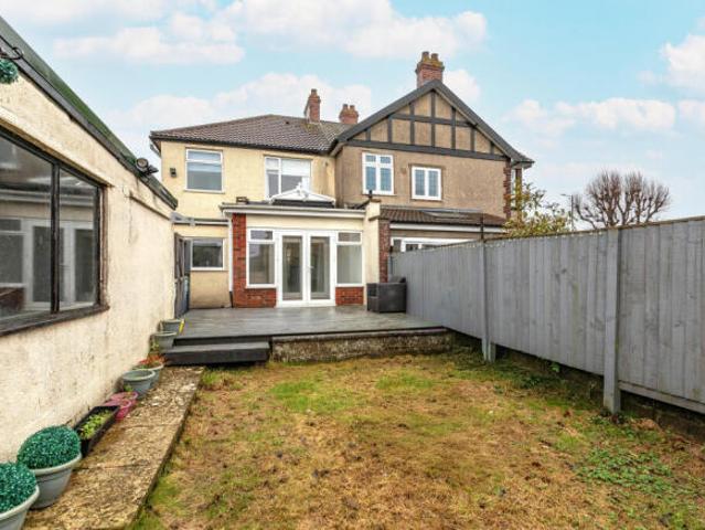 3 bedroom semi detached house for sale in Lodgeside Avenue, Kingswood, BS15