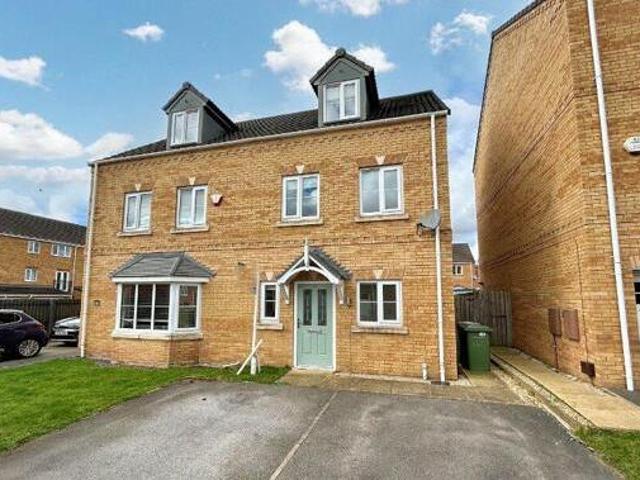 3 Bedroom Semi detached House For Sale In Lofthouse, Wakefield