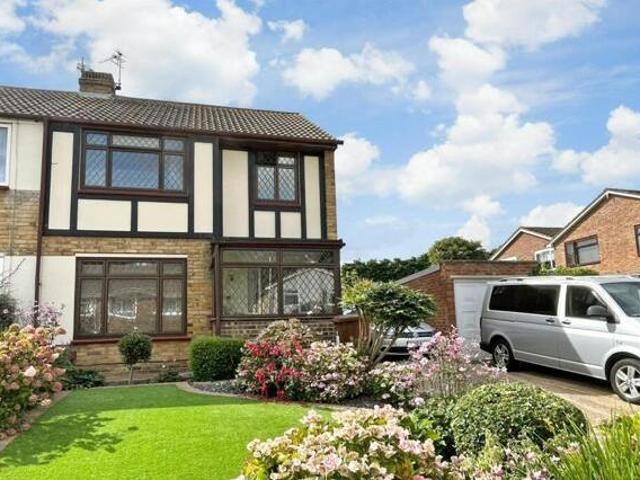 3 Bedroom Semi detached House For Sale In Lords Wood, Chatham