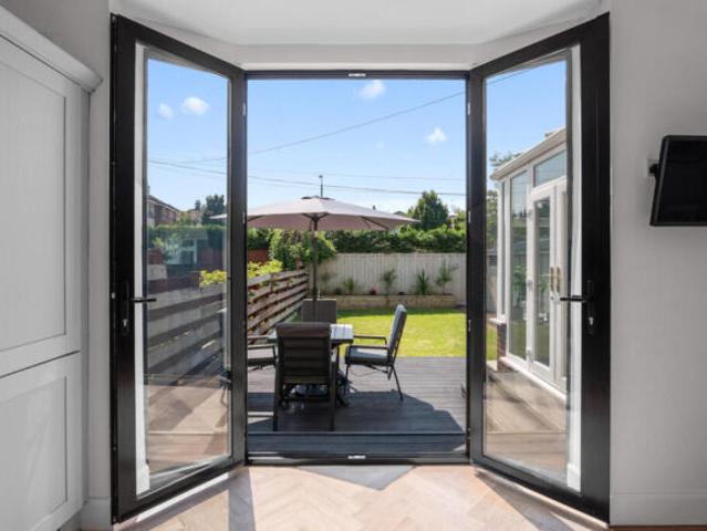 3 bedroom semi detached house for sale in Lothian Drive, Clarkston, G76