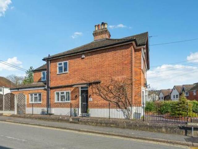 3 Bedroom Semi detached House For Sale In Loudwater, High Wycombe