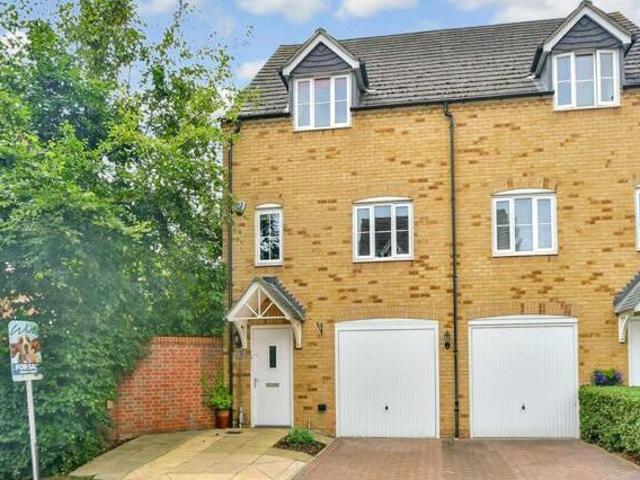 3 Bedroom Semi detached House For Sale In Lower Upnor, Rochester
