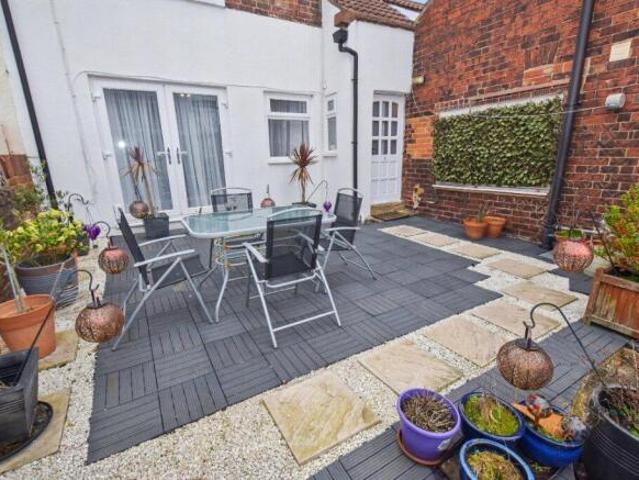 3 bedroom semi detached house for sale in Lower Wortley Road, Leeds, West Yorkshire, LS12
