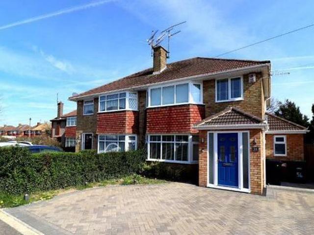 3 Bedroom Semi detached House For Sale In Luton, Bedfordshire