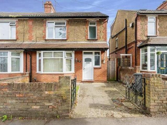 3 Bedroom Semi detached House For Sale In Luton, Bedfordshire