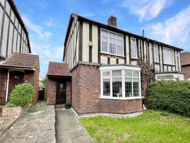 3 Bedroom Semi detached House For Sale In Luton, Bedfordshire