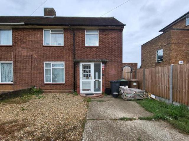 3 Bedroom Semi detached House For Sale In Luton, Bedfordshire