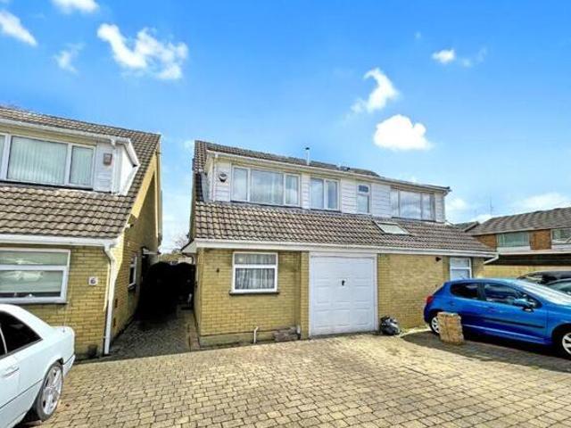 3 Bedroom Semi detached House For Sale In Luton, Bedfordshire