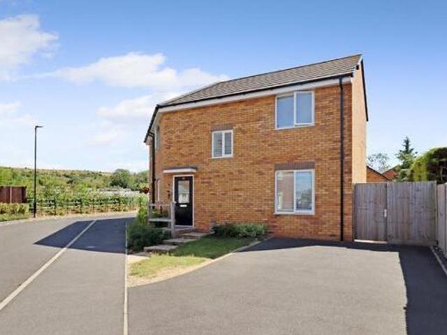 3 Bedroom Semi detached House For Sale In Luton, Bedfordshire