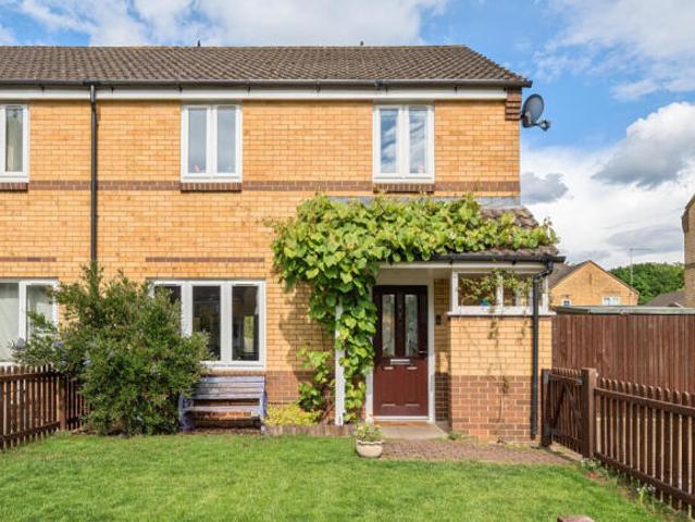 3 bedroom semi detached house for sale in Managua Close, Caversham, Reading, RG4