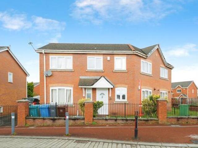 3 Bedroom Semi detached House For Sale In Manchester, Greater Manchester
