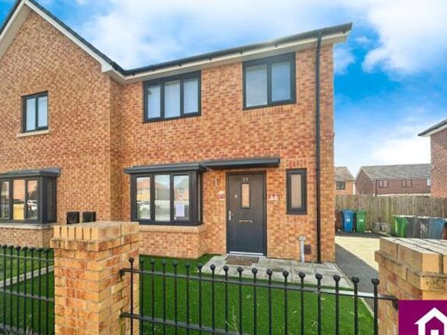 3 Bedroom Semi detached House For Sale In Manchester, Greater Manchester