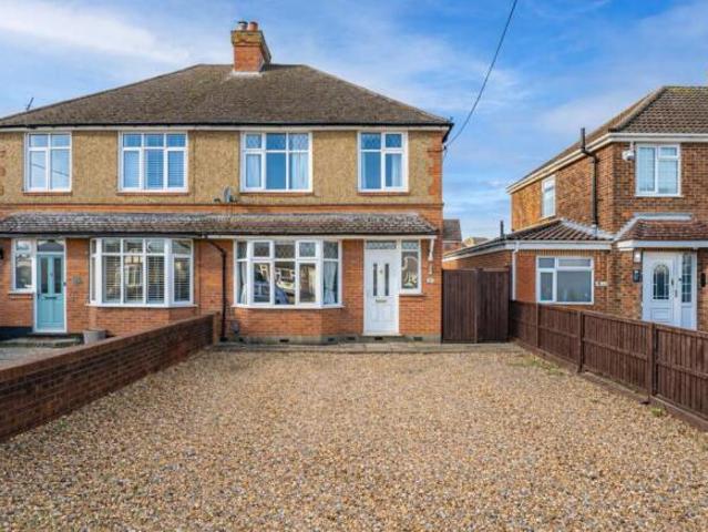 3 bedroom semi detached house for sale in Manor Road, Caddington, Luton, Bedfordshire, LU1
