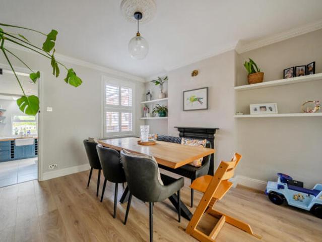 3 bedroom semi detached house for sale in Manor Road, Guildford, GU2