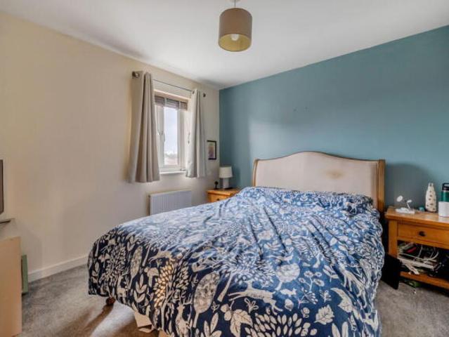 3 bedroom semi detached house for sale in Magdalen Gardens, Basingstoke RG24 9XW, RG24