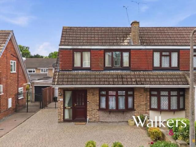 3 bedroom semi detached house for sale in Magnolia Way, Pilgrims Hatch, CM15
