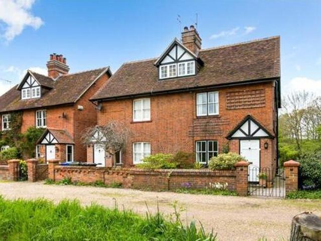 3 Bedroom Semi detached House For Sale In Maidenhead