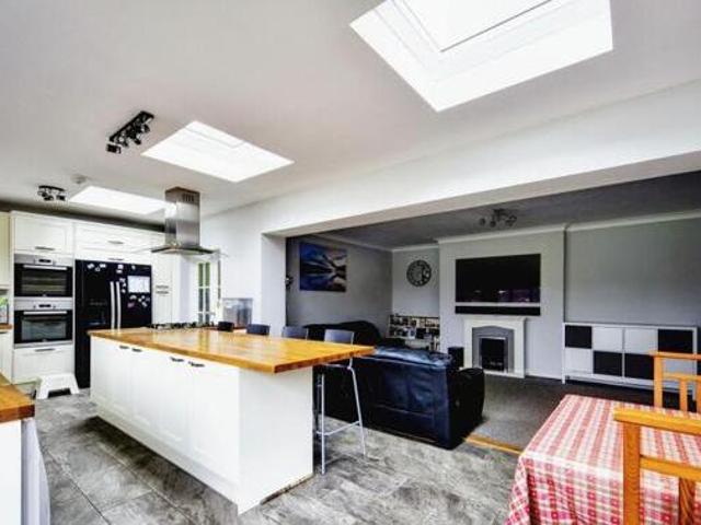 3 Bedroom Semi detached House For Sale In Maidstone, Kent