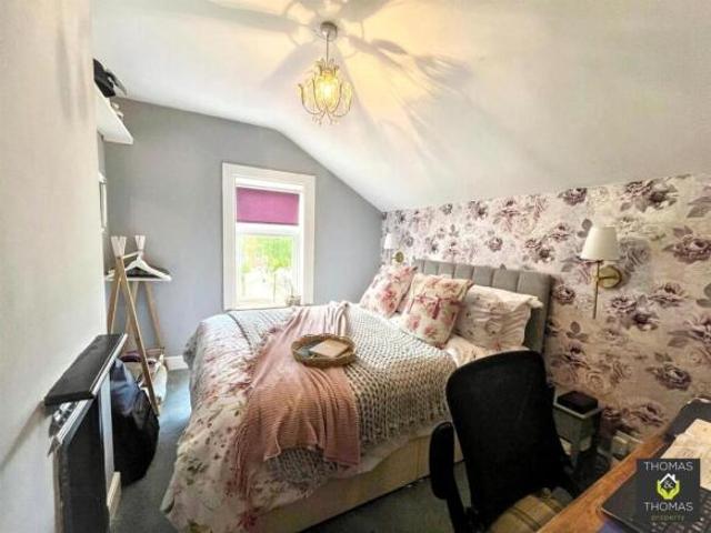 3 bedroom semi detached house for sale in Malvern Road, Kingsholm, GL1