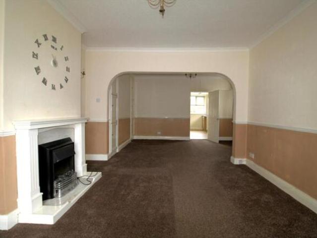 3 bedroom semi detached house for sale in Malvern Road, Hull, HU5