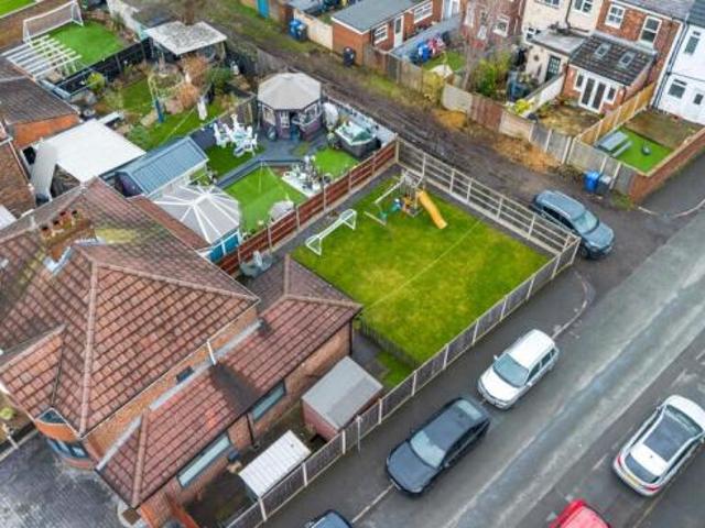 3 bedroom semi detached house for sale in Malpas Drive, Great Sankey, WA5