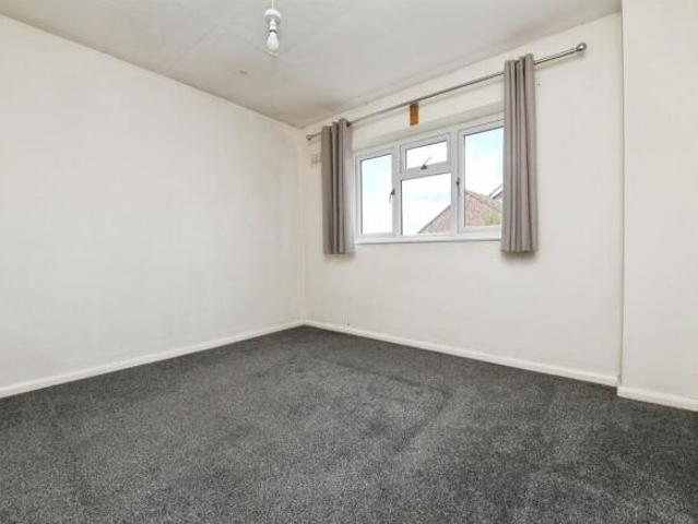 3 bedroom semi detached house for sale in Maple Drive, Moulsham Lodge, Chelmsford, CM2
