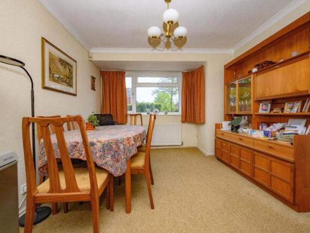 3 bedroom semi detached house for sale in Maplefield, Park Street, AL2