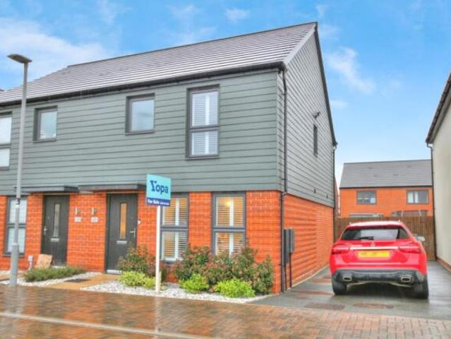 3 bedroom semi detached house for sale in Martin Avenue, Milton Keynes, MK17