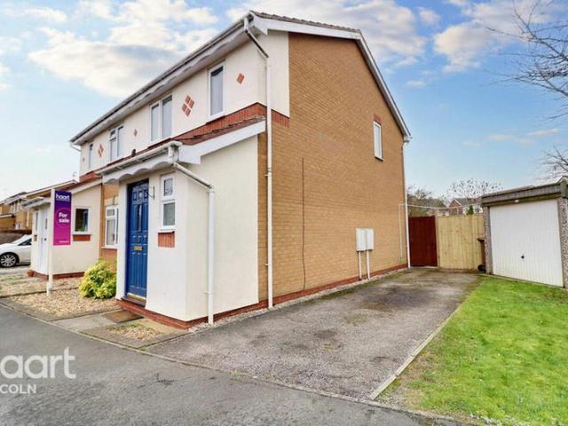 3 bedroom semi detached house for sale in Mareham Close, Brace.