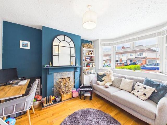 3 bedroom semi detached house for sale in Margaret Road, Worcester, Worcestershire, WR2