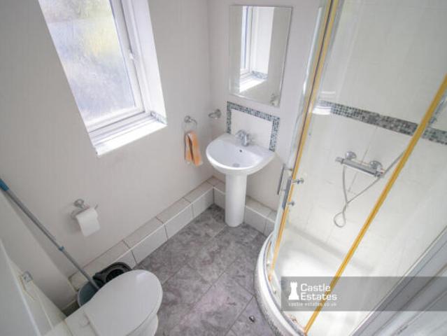 3 bedroom semi detached house for sale in Marham Close, Nottingham, NG2 4GR, NG2
