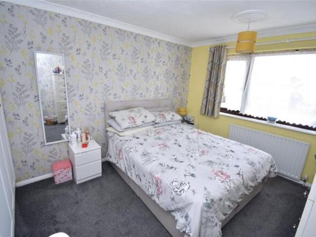 3 bedroom semi detached house for sale in Marlin Road, Luton, Bedfordshire, LU4