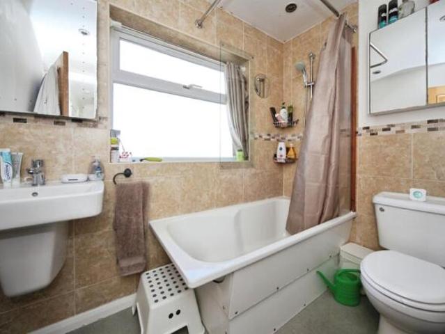 3 bedroom semi detached house for sale in Marlin Road, Luton, LU4