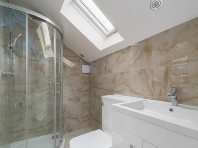 3 bedroom semi detached house for sale in Masons Hill, London, SE18