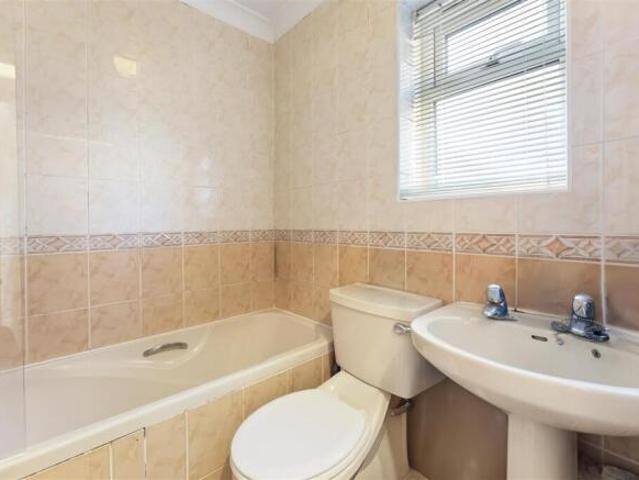 3 bedroom semi detached house for sale in Maxwell Road, West Drayton, UB7