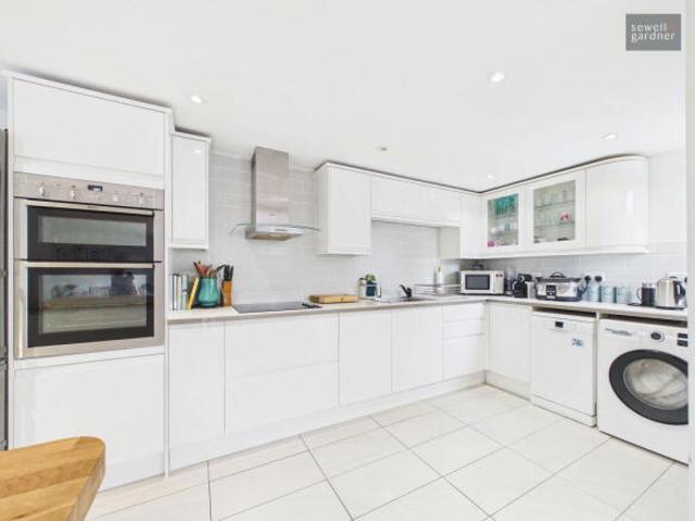 3 bedroom semi detached house for sale in Maytree Crescent, Watford, WD24 5NW, WD24