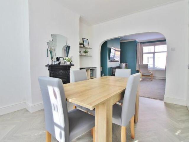 3 bedroom end of terrace house for sale in Mayfield Road, North End, PO2